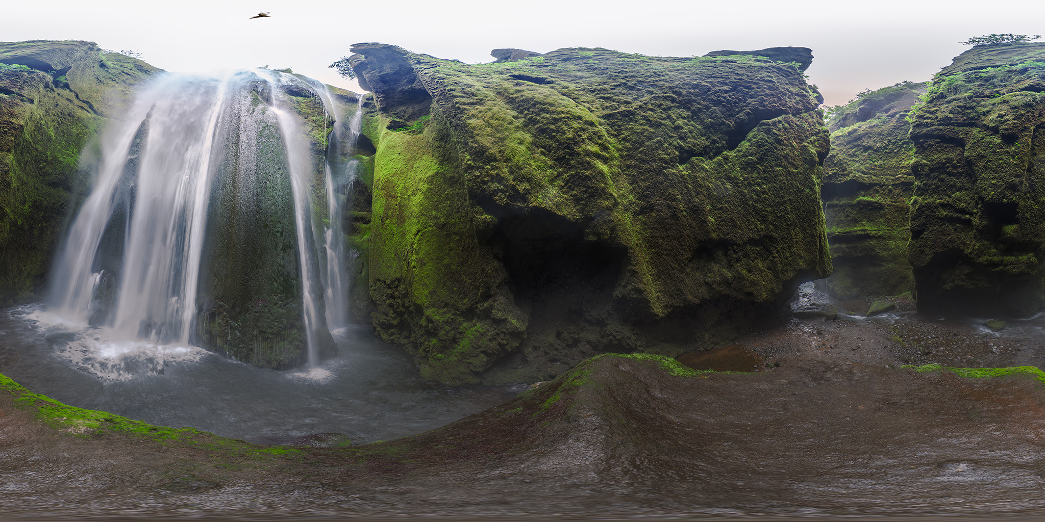 Gljúfrabúi Waterfall - OliHar.com