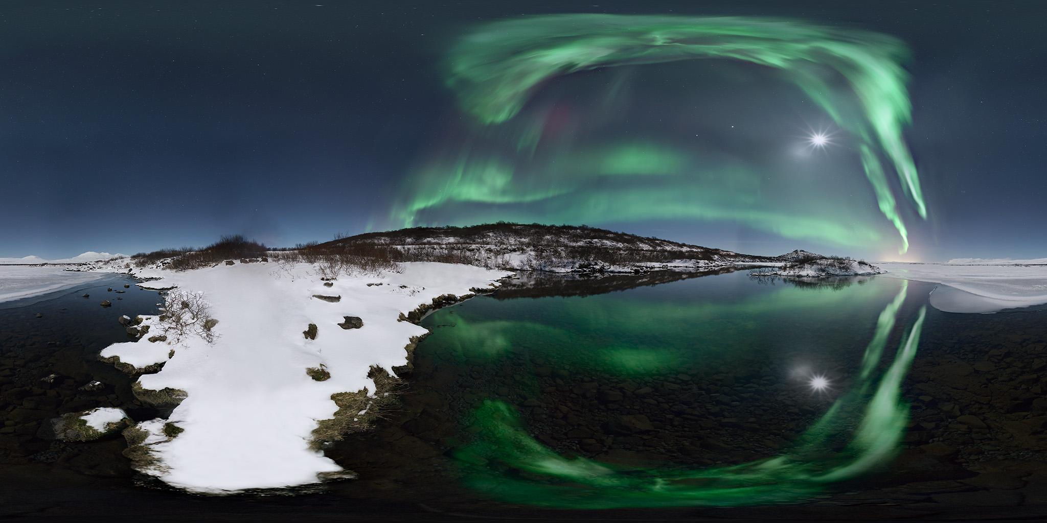 Aurora corona reflection - OliHar.com